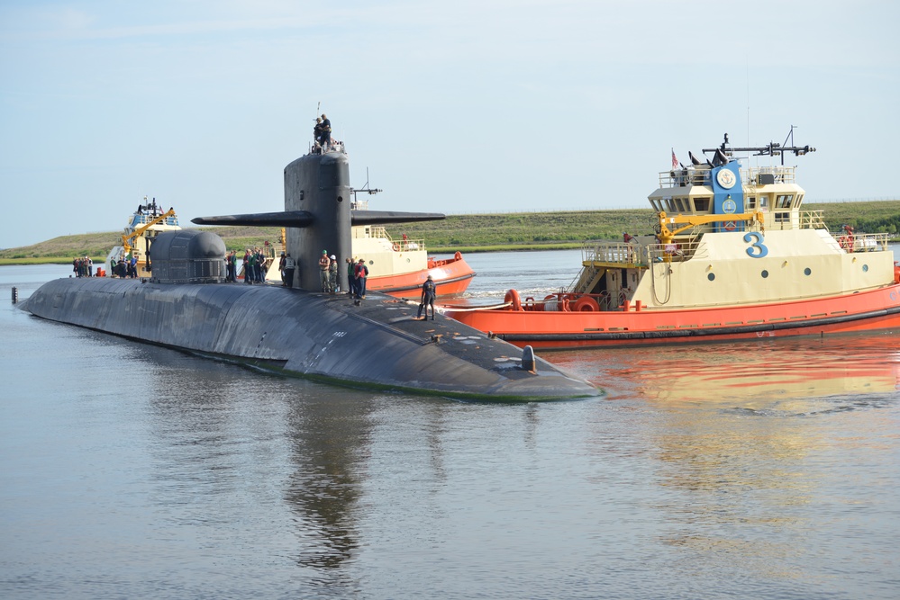 DVIDS - News - Strategic Weapons System Team Keeps Submarine Mission ...
